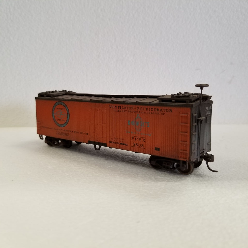 HO Scale Roundhouse Illinois Refrigerator Car – Swasey's Hardware & Hobbies